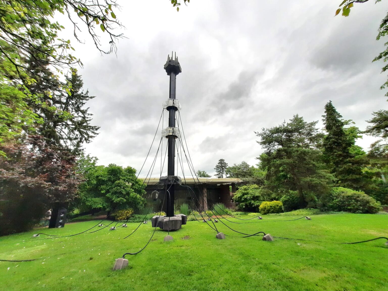 スイス、バイエラー財団の夏のグループ展 一流アートの “劇場” で遊ぶひととき - NewSphere | DIRECTION