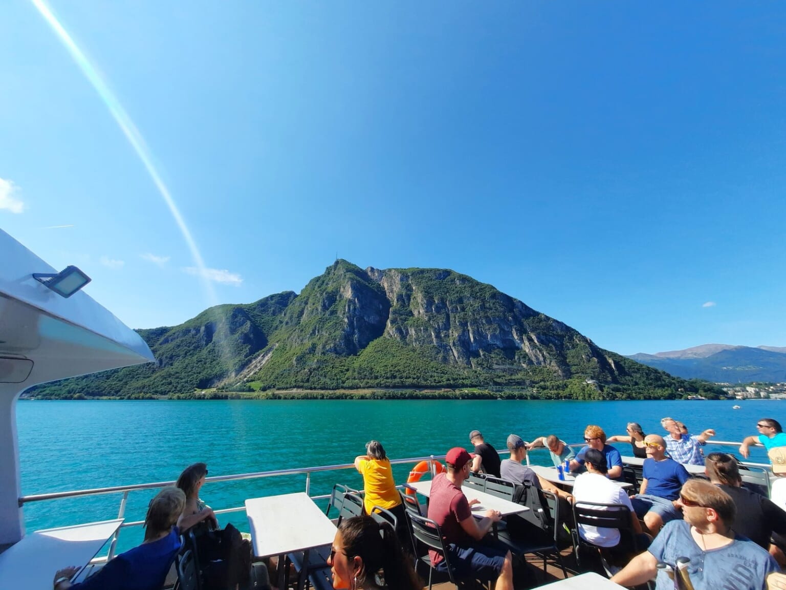 スイス随一の美しい村「モルコーテ」で、村民が作った教会をめぐる - NewSphere | Signpost