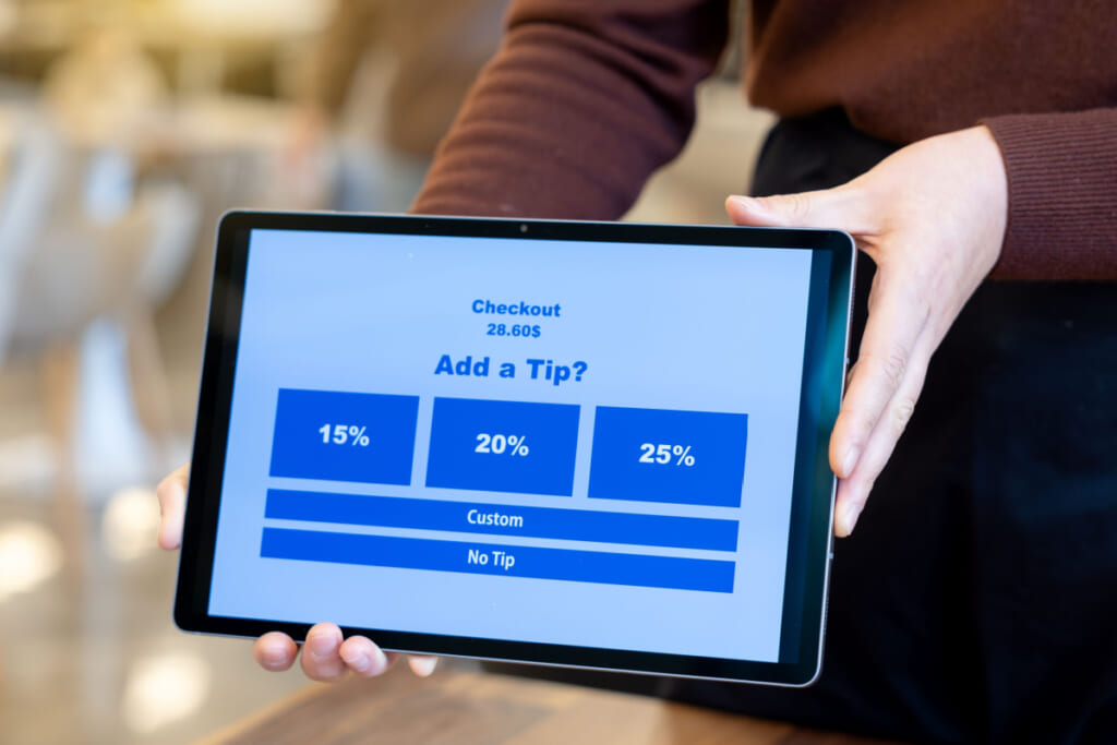 チップの「当たり前化」にうんざりするアメリカ人 デジタルで要求してこないで… - NewSphere