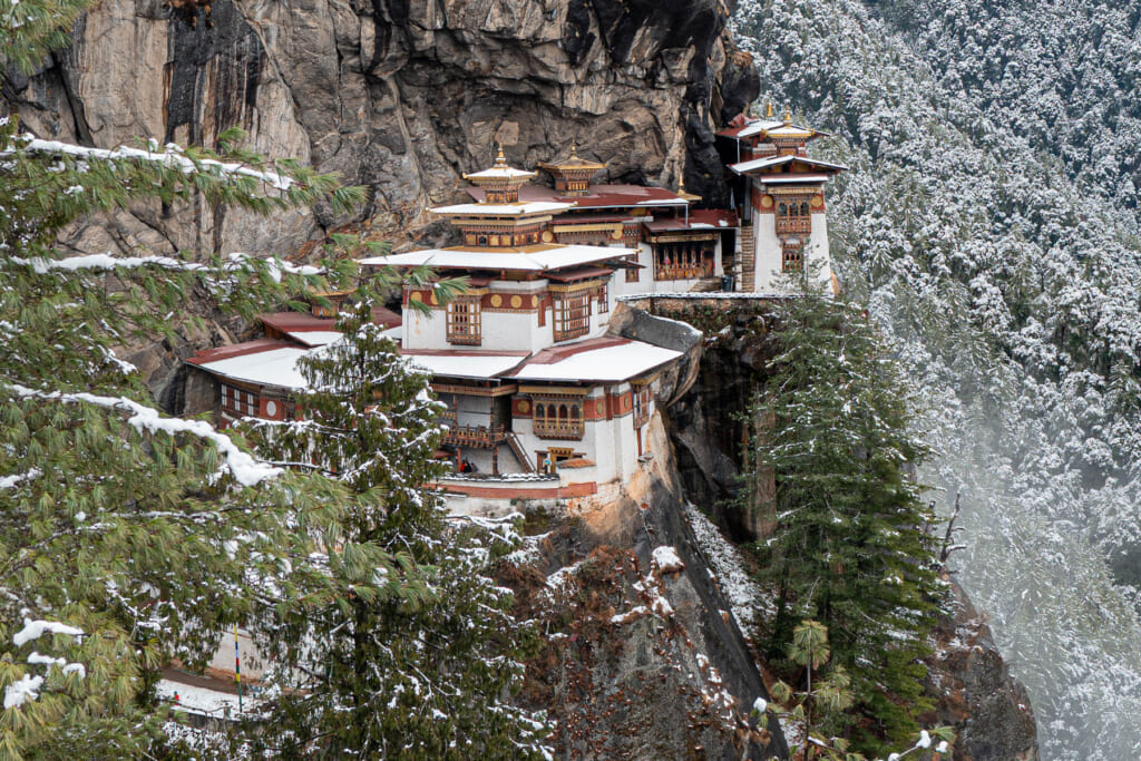 映画『007』シリーズ｜ジェームズ・ボンド歴代俳優全6名を一挙紹介 - NewSphere